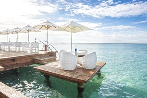 6 restaurantes, pequenos-almoços servidos, cozinha internacional