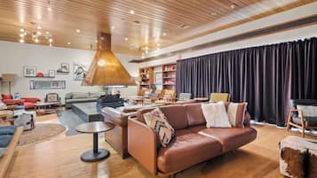 2 bares/lounges