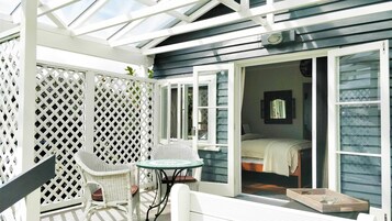 Casa de Campo Romântica, 1 cama king-size, vista para o jardim, junto ao jardim | Terraço/pátio interior