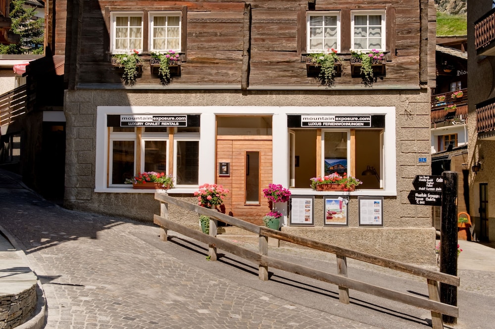 Mountain Exposure Good Value Apartments - Zermatt