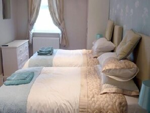 Quarto Twin, casa de banho anexa