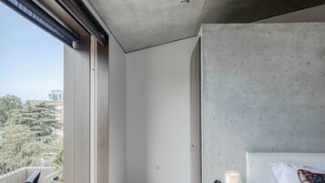 Suite Luxo NG | 2 quartos, roupa de alta qualidade, minibar, cofre no quarto