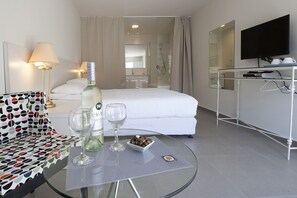 Quarto casal luxo, no jardim | Café e/ou cafeteira