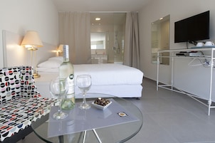 Quarto casal luxo, no jardim | Café e/ou cafeteira