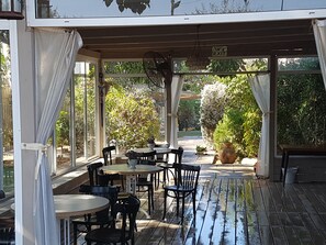 Área de estar no saguão