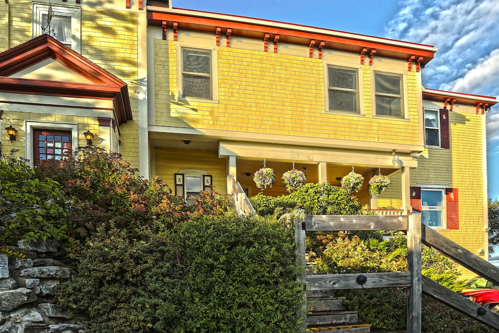 Homeport Historic Bed & Breakfast/inn C 1858 - New Brunswick