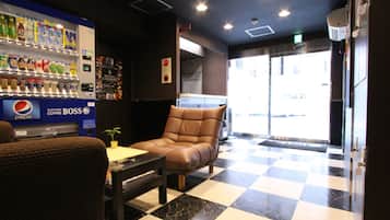 Área de estar no saguão