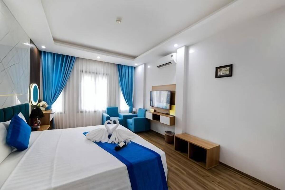 Minibar, cofre no quarto, secretária