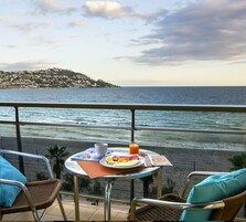 Vista para praia/oceano