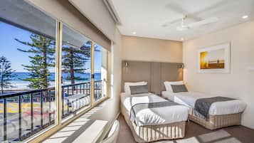 Quarto Standard, 2 camas individuais, vista para o oceano | 3 quartos, roupa de alta qualidade, cofre no quarto
