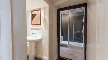Quarto Triplo, casa de banho anexa | Casa de banho