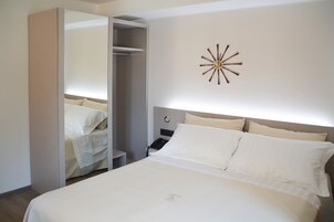 Quarto Duplo ou Twin Superior, 1 cama queen-size | Edredões de penas, cofre no quarto, quartos insonorizados, Wi-fi grátis 