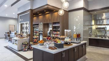 Café da manhã completo todos os dias mediante uma taxa