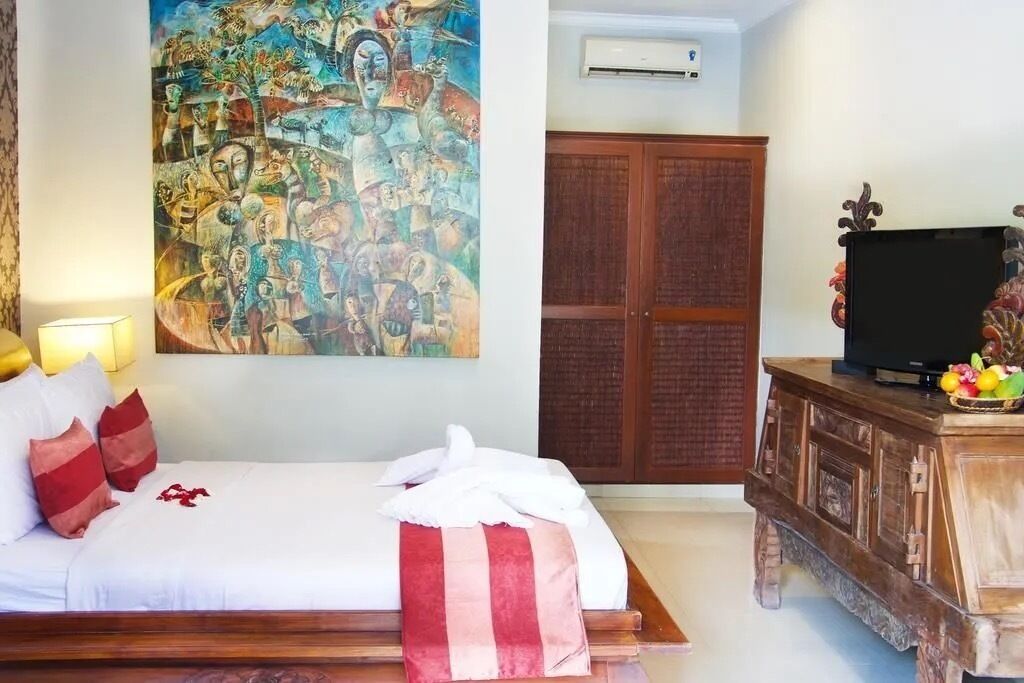 Cofre no quarto, secretária 