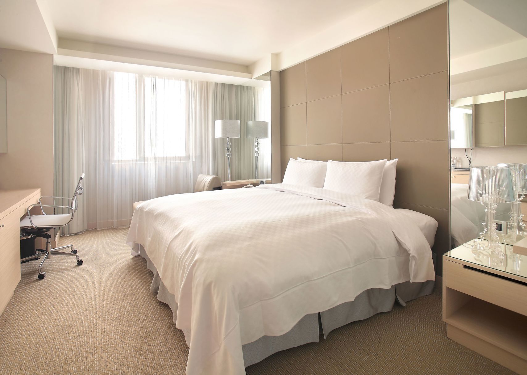 Roupas de cama premium, edredons de pluma, quartos à prova de som