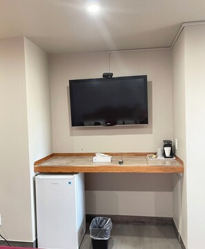 Quarto, 1 cama King, para não fumantes | Comodidades do quarto