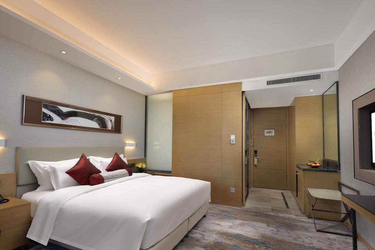 Quarto Superior, 1 cama king-size | Roupa de alta qualidade, edredões de penas, minibar, cofre no quarto