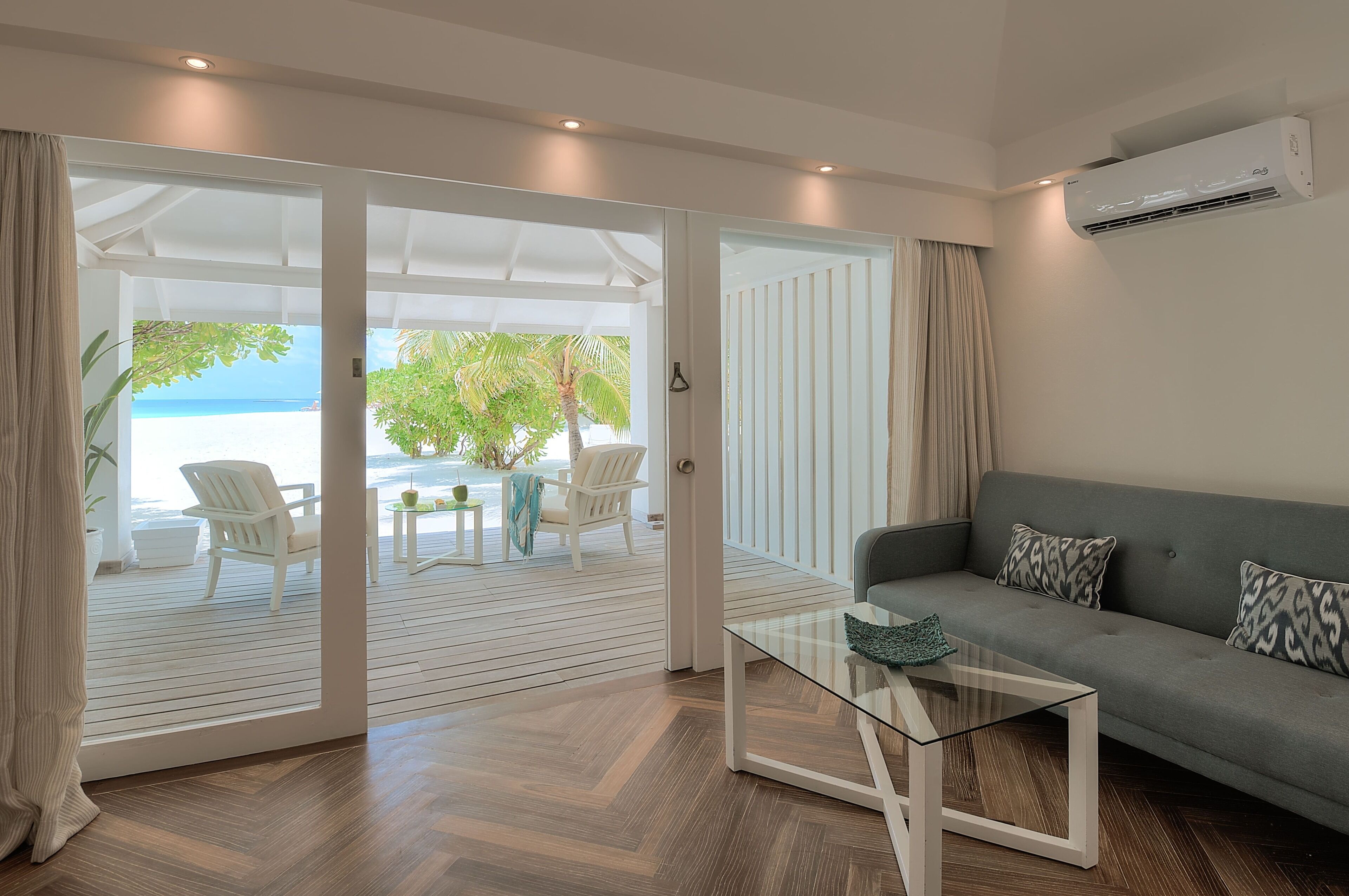 Beach Junior Suite | Roupa de alta qualidade, minibar com produtos grátis, cofre no quarto 