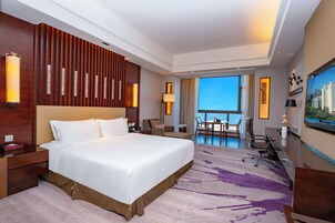 Quarto Duplo Executivo, 1 cama king-size, vista para o mar | Minibar, cofre no quarto, com decoração personalizada