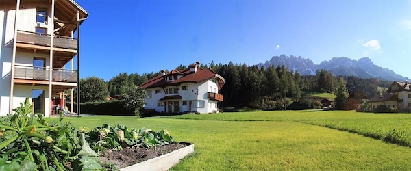 Garni - Hotel Am Burghügel - San Candido