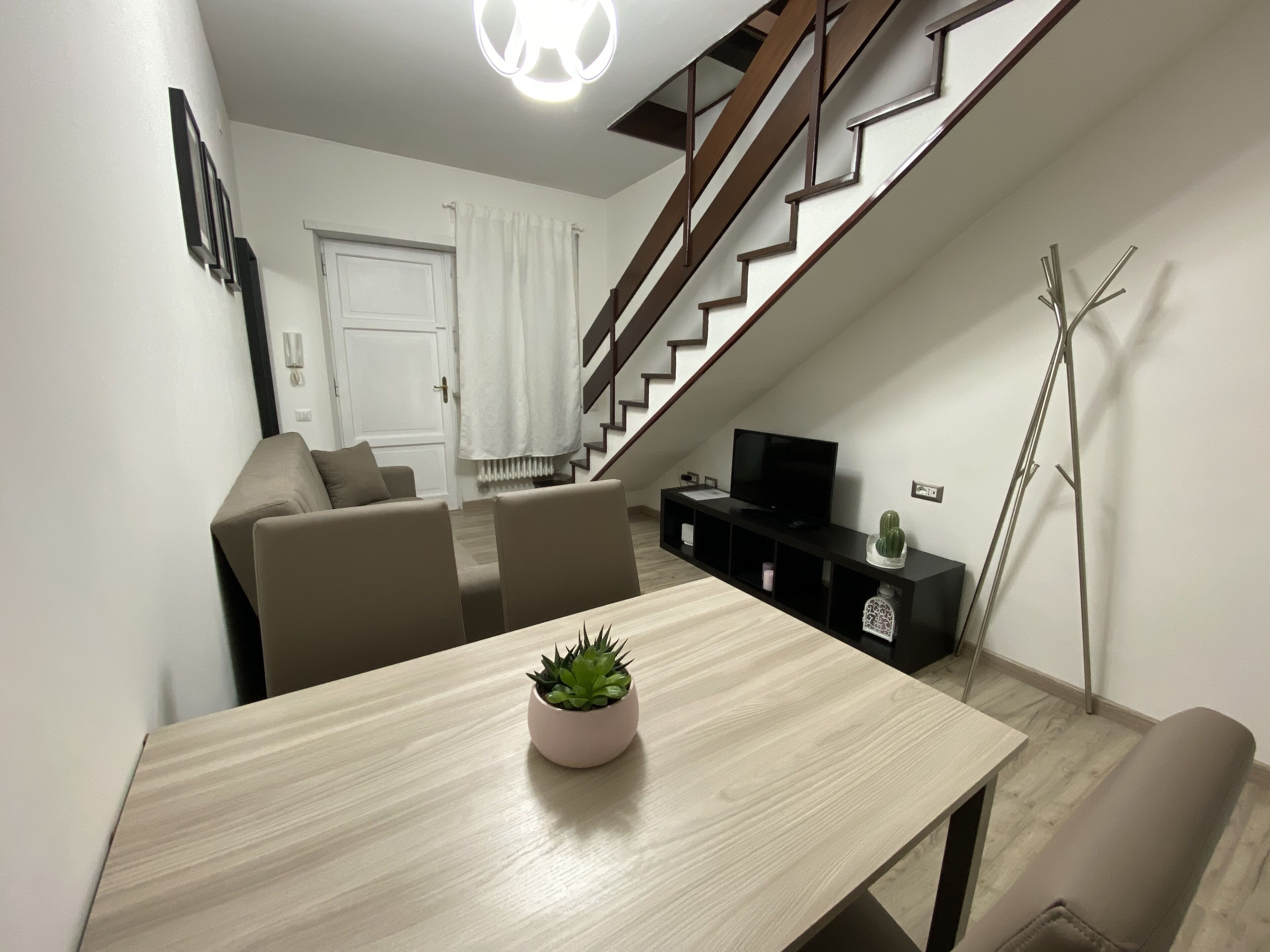 Apartamento, 1 cama de casal e sofá-cama, no jardim | Edredons de pluma, frigobar, cofres nos quartos, escrivaninha