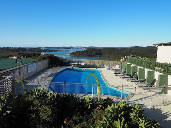 Cook's Lookout Motel - Kerikeri