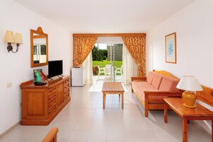 Quarto Familiar, 1 quarto, no edifício anexo | Cofre no quarto, roupa de cama fornecida 