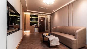 Quarto Duplo Executivo | Sala de estar | Televisor LCD de 40 polegadas com canais digitais, televisor