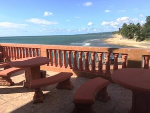 Serviço de almoço e jantar, vistas para a praia 