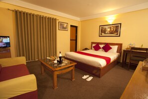 Quarto solteiro superior, para não fumantes | Edredons de pluma, Wi-Fi de cortesia