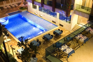 Piscina externa sazonal