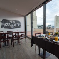 Café da manhã continental grátis todos os dias