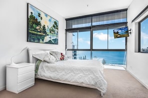 Penthouse, 2 quartos, vista para o oceano | Cofre no quarto, com decoração personalizada