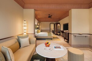 Quarto Nobre, vista para o rio (Premium) | Roupa de alta qualidade, cofre no quarto, secretária 