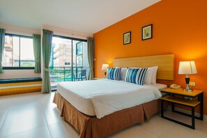 Quarto casal ou duplo superior | Cofres nos quartos, cortinas blackout, Wi-Fi de cortesia, roupa de cama