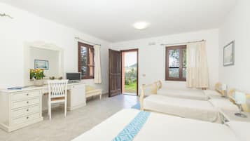 Quarto Familiar, junto ao jardim | 2 quartos, minibar, cofre no quarto, com mobília individualizada