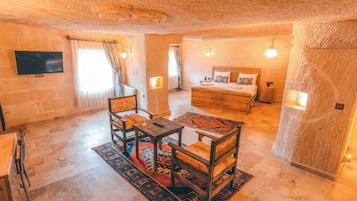 Turbel King Suite | 1 quarto, camas de colchão pillowtop, secretária, quartos insonorizados