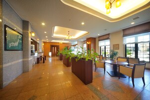 Área de estar no saguão