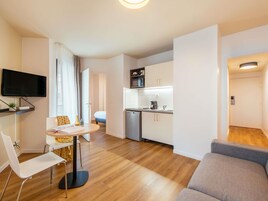 Apartamento, 1 quarto | Escrivaninha, quartos à prova de som, berços grátis, Wi-Fi de cortesia