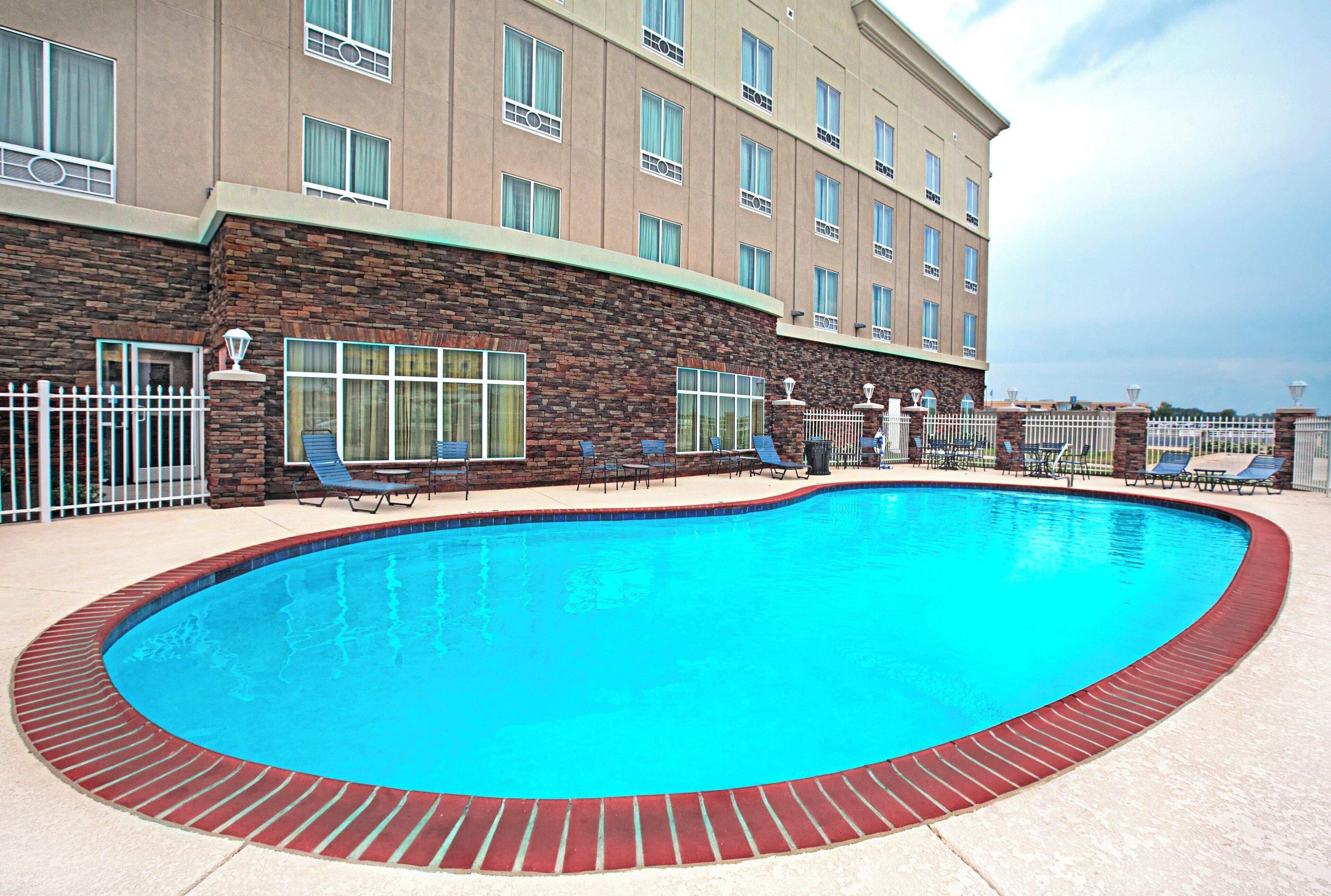 Piscina exterior sazonal 