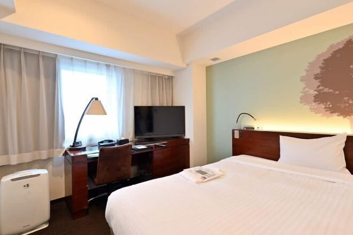 Edredons de pluma, escrivaninha, Wi-Fi de cortesia, roupa de cama