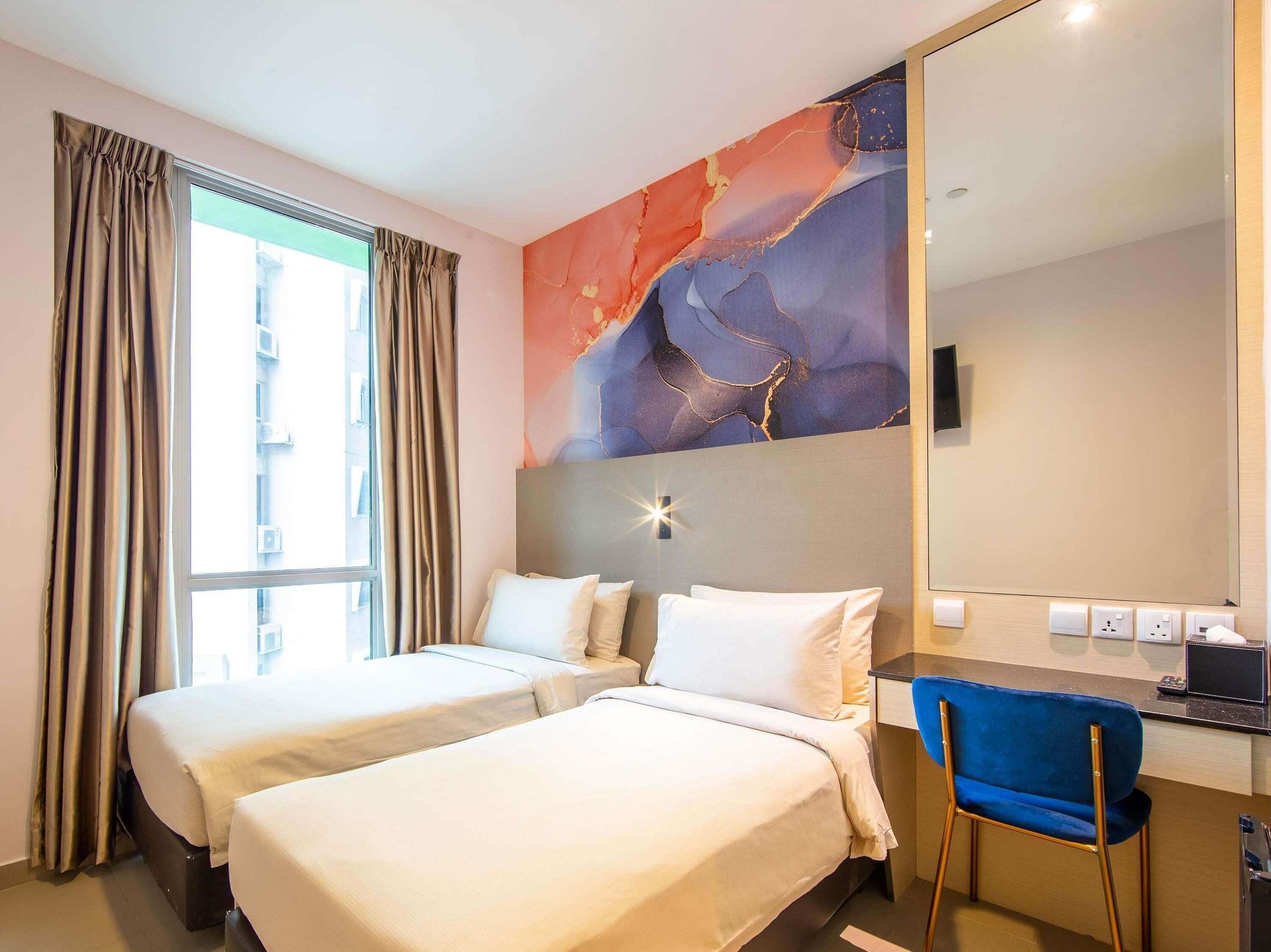 Quarto Standard, 2 camas individuais | Cofre no quarto, com mobília individualizada, secretária, Wi-fi grátis 