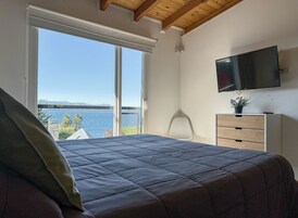 Quarto Duplo Superior, vista para o lago | Wi-fi grátis, roupa de cama fornecida 