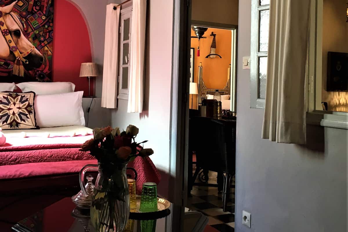 Quarto Duplo (Spartel) | Cofre no quarto, Wi-fi grátis, com decoração personalizada 