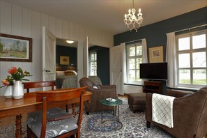 Apartamento Standard | 1 quarto, edredões de penas, cofre no quarto