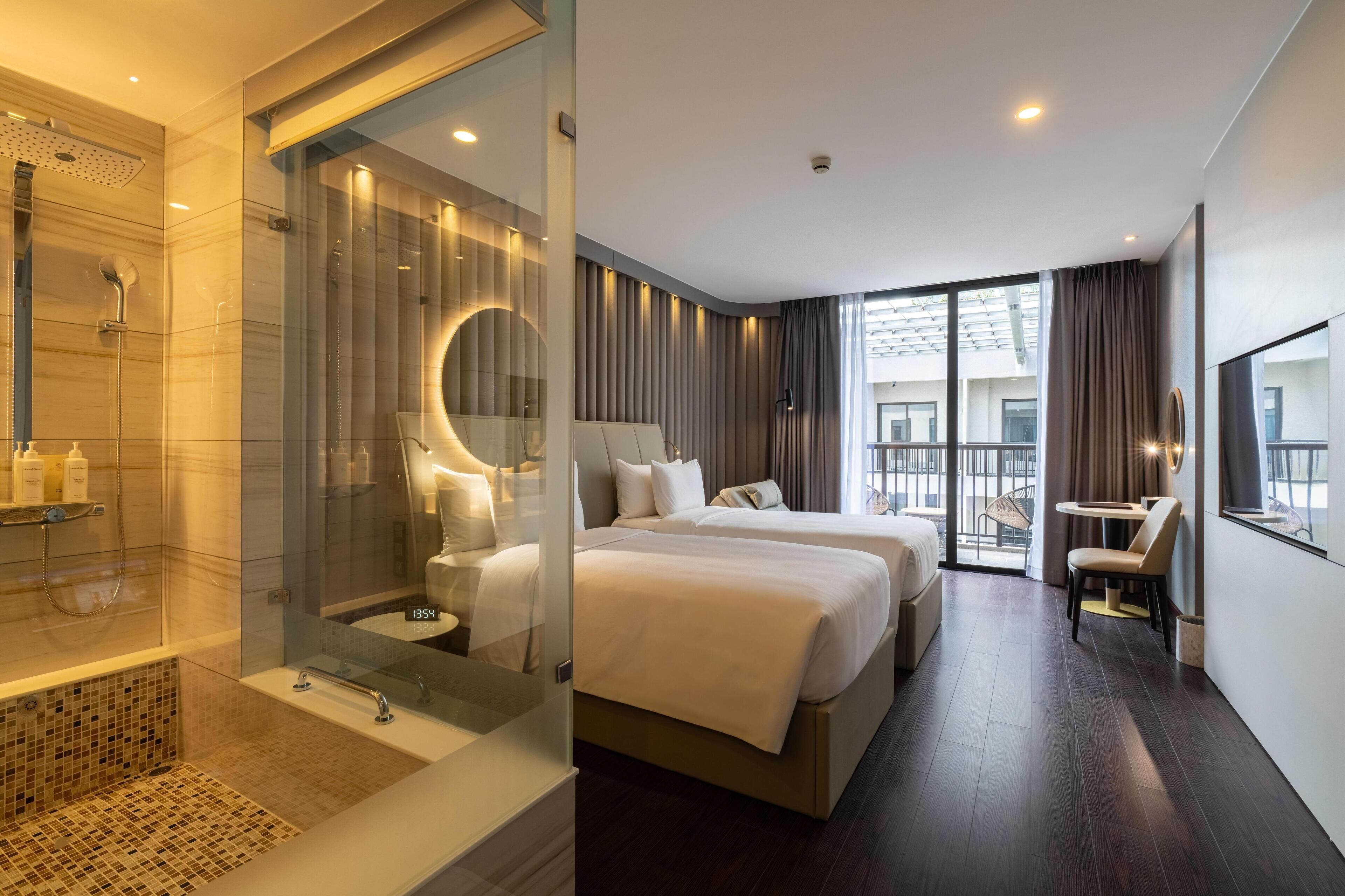 Quarto Deluxe, 2 camas individuais, não fumadores | Roupa de alta qualidade, minibar, cofre no quarto, secretária 