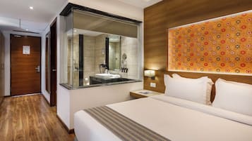 Quarto luxo, sacada, vista para a cidade | 1 quarto, roupas de cama premium, frigobar, cofres nos quartos