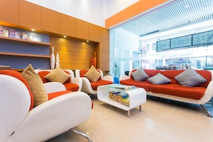 Área de estar no saguão