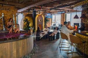 Tratamentos corporais, massagens com pedras quentes, massagens suecas