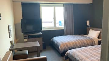Quarto duplo conforto, para não fumantes (East Annex) | Escrivaninha, Wi-Fi de cortesia, roupa de cama
